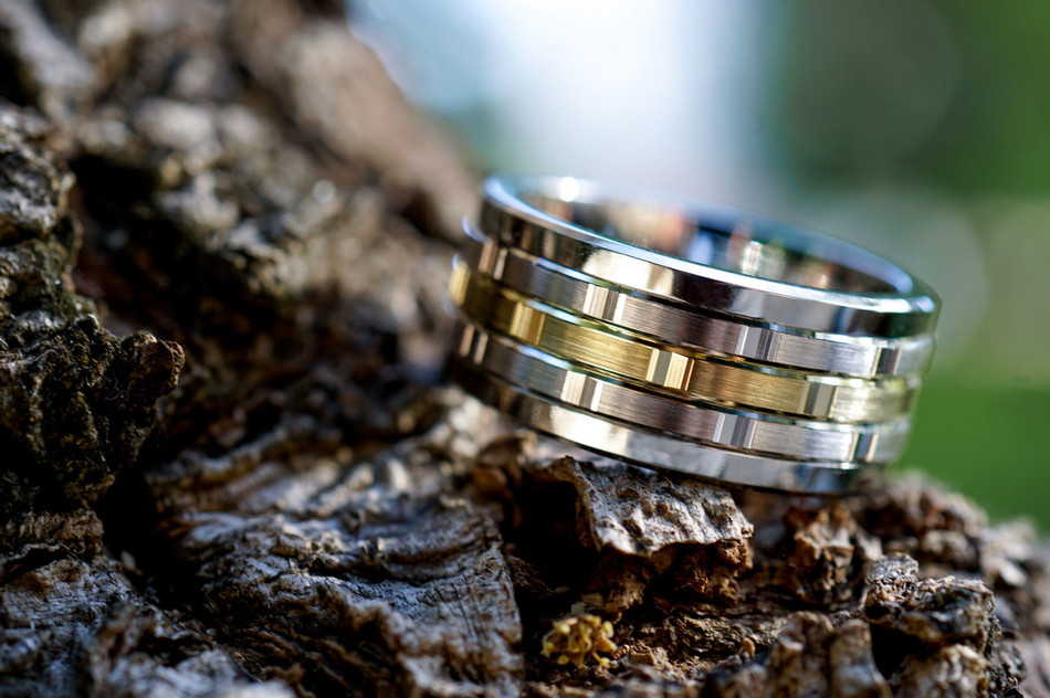 Men's Multi-Faceted Wedding Band in Cobalt White/Rose Gold | MADANI Rings